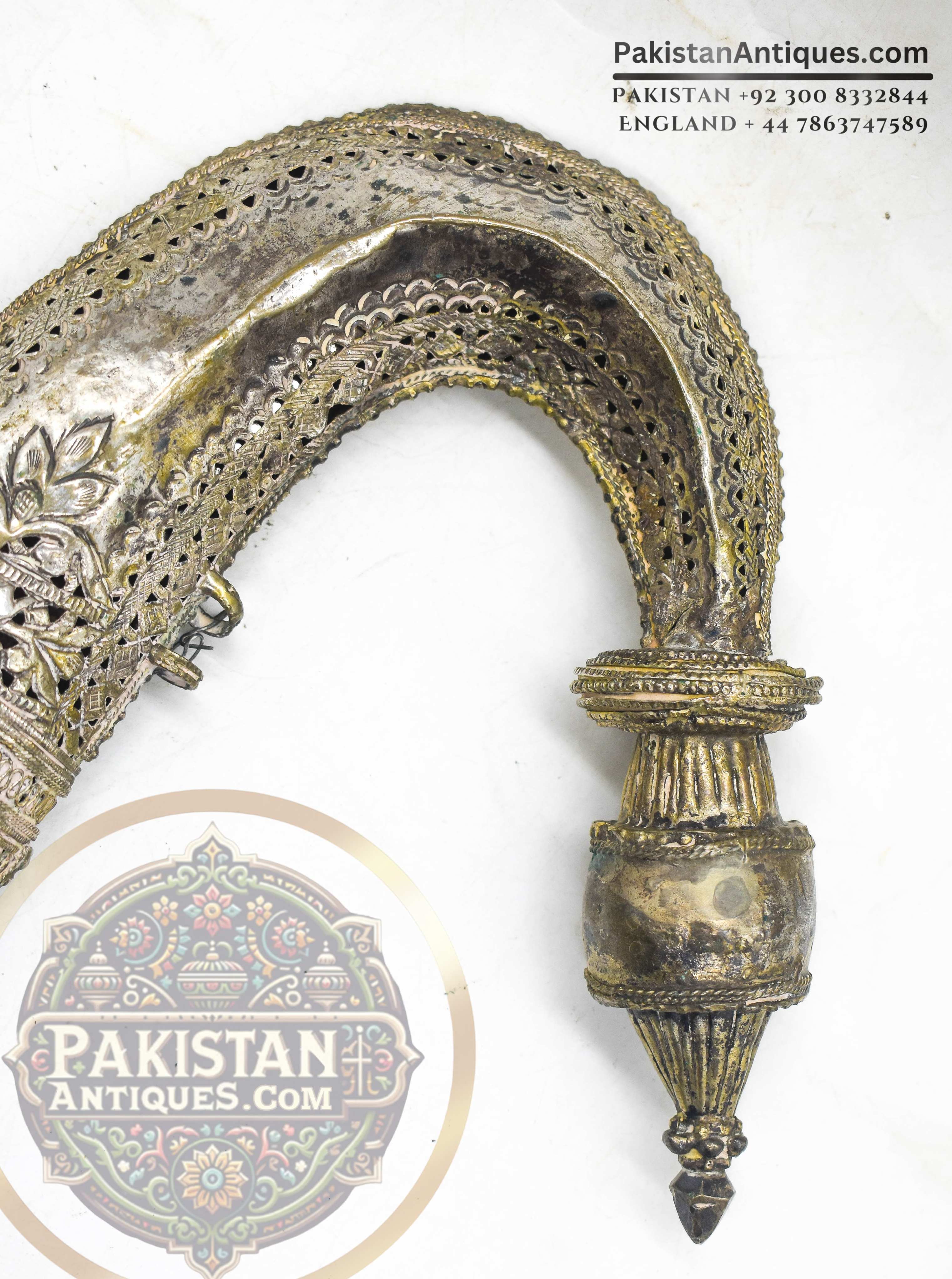 Antique Grace: The Early 20th-Century Omani Jambiya Dagger | Pakistan ...