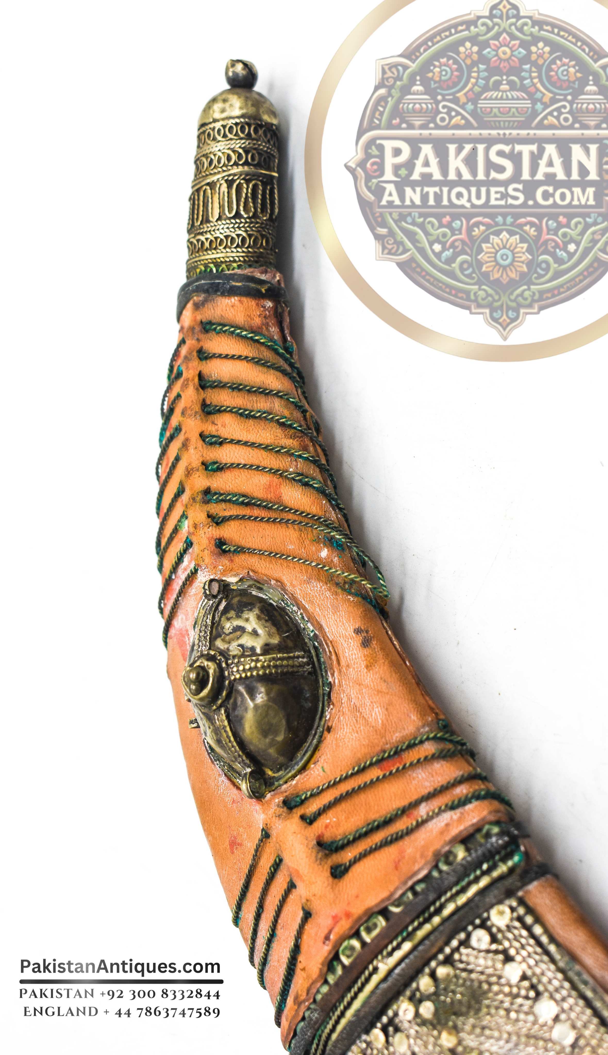 Curved Legacy: The Artistry of the 20th-Century Omani Jambiya Dagger ...
