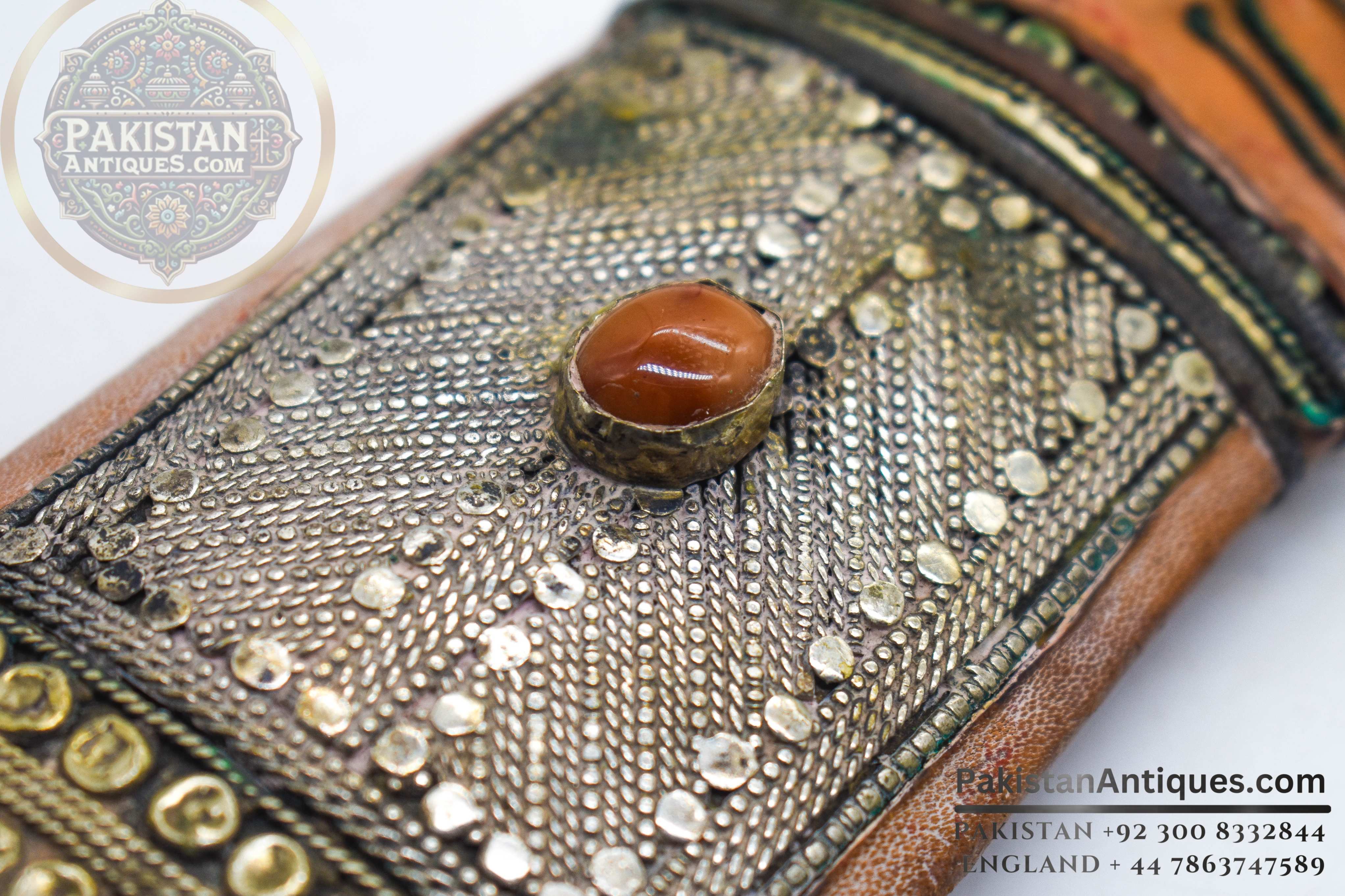 Curved Legacy: The Artistry of the 20th-Century Omani Jambiya Dagger ...