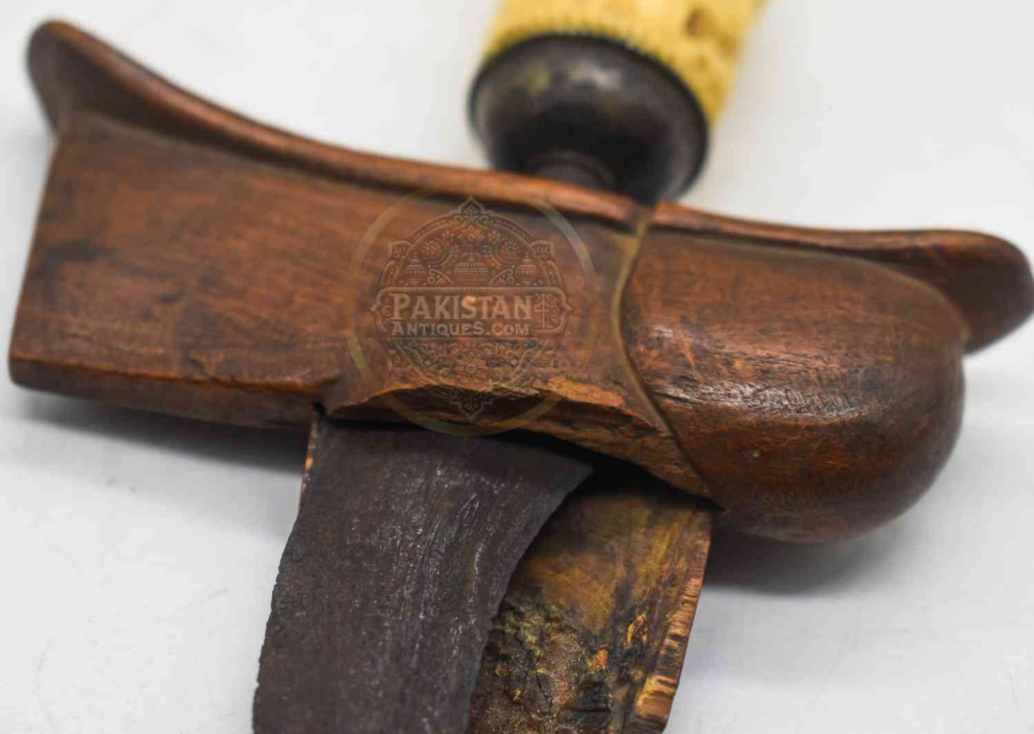 Mystical Elegance: Islamic Indonesian Kris Dagger with Wavy Blade ...